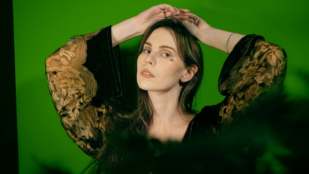 Skott presenta su nuevo single 'Settle Down' | CusicaPlus