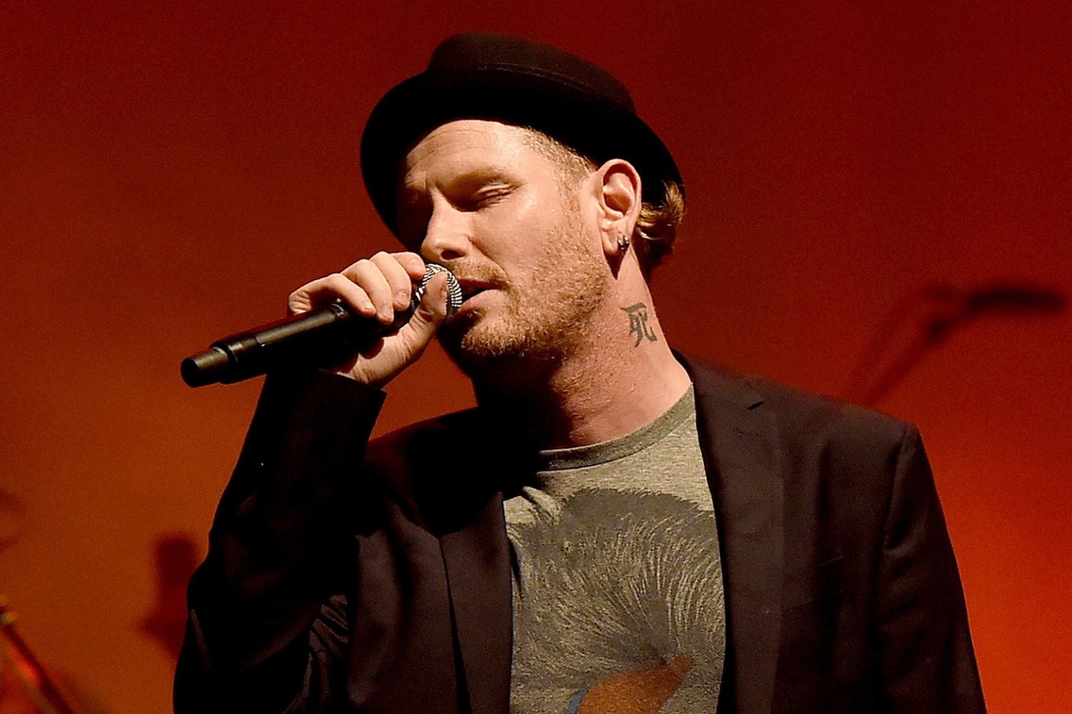 Corey Taylor presenta su single 'Beyond' | CusicaPlus