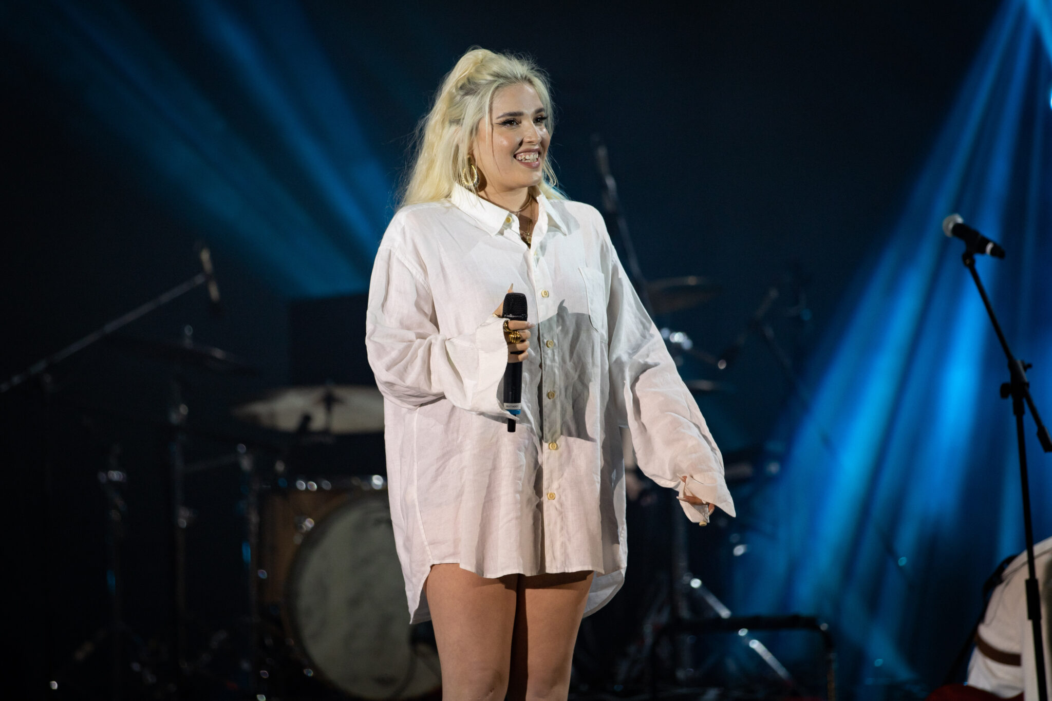 Conociendo más a Elena Rose, la cantante y compositora venezolana que ...