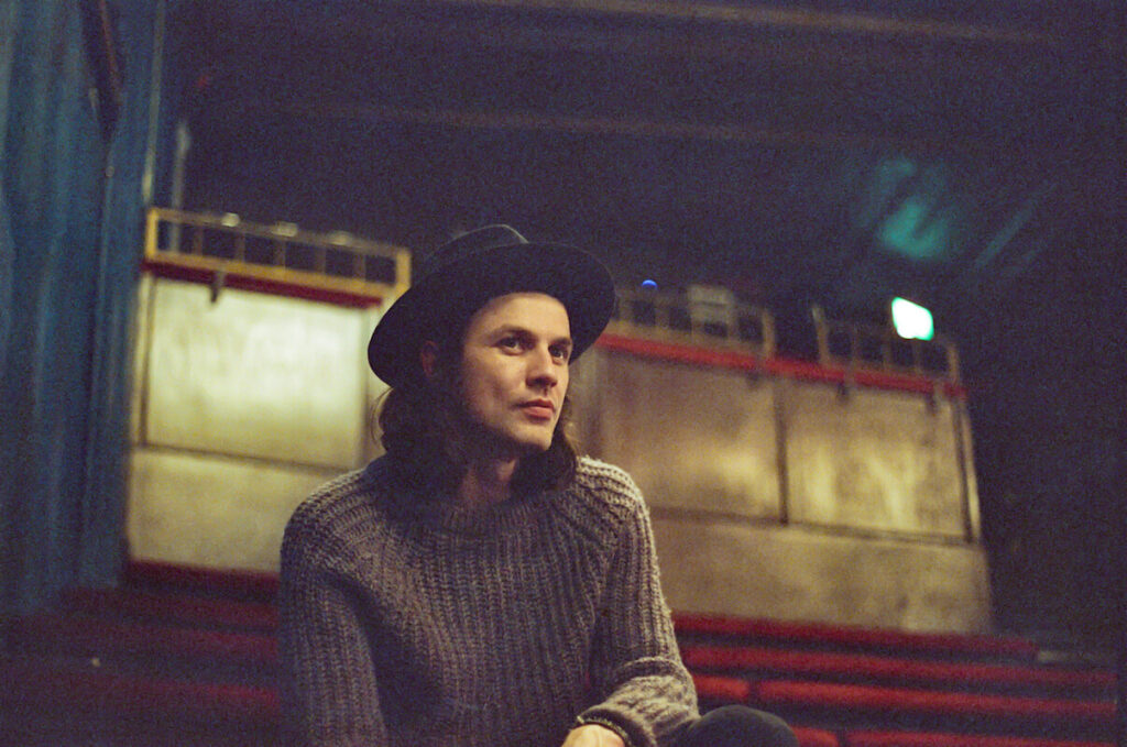 James Bay lanza su nuevo tema 'Goodbye Never Felt So Bad' | CusicaPlus
