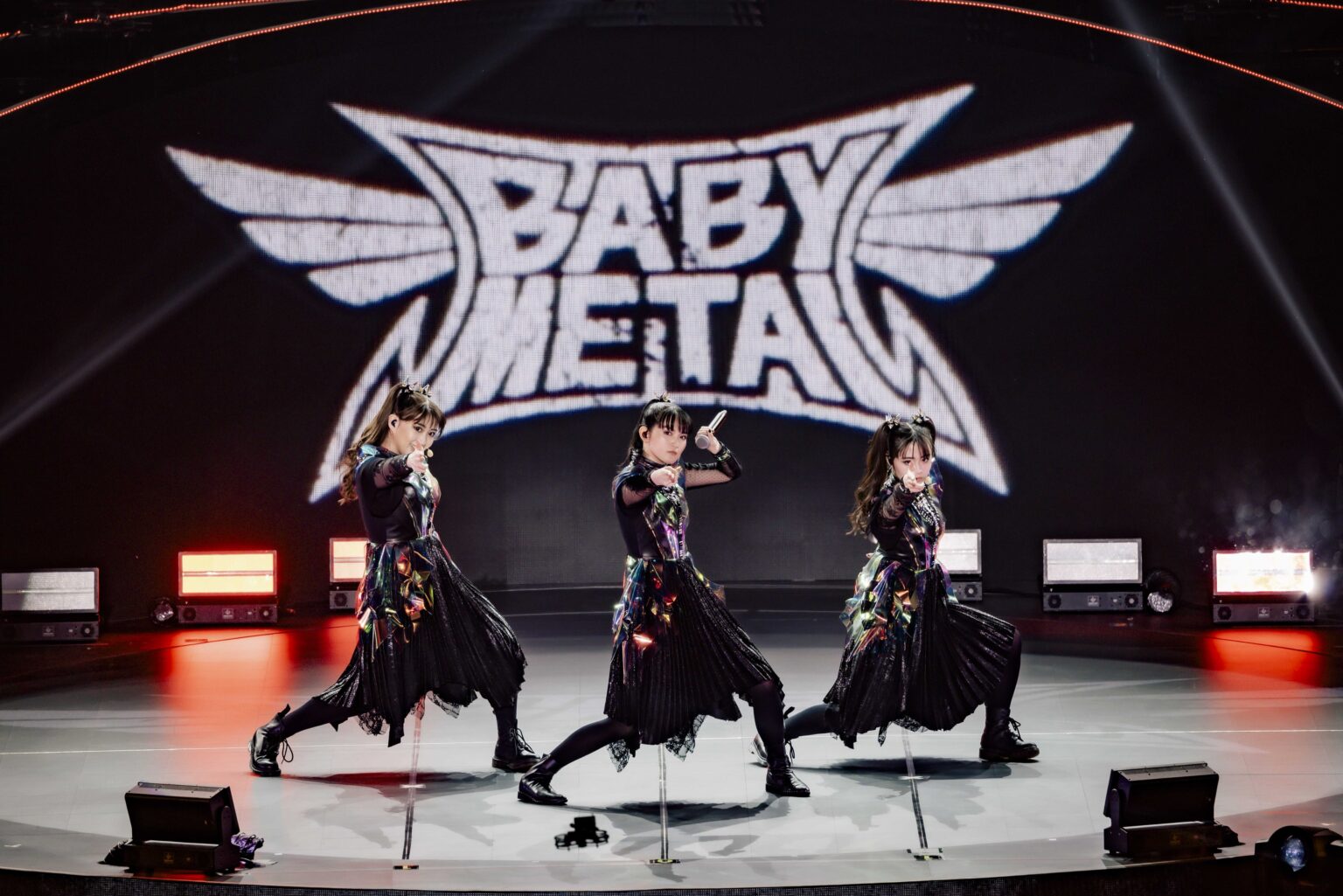 BABYMETAL presenta a su nueva integrante MOMOMETAL | CusicaPlus