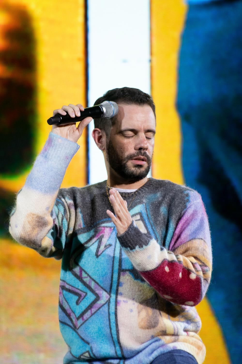 "Yo creo mucho en el soundtrack de tu vida": La música en la vida de Chris Andrade | CusicaPlus