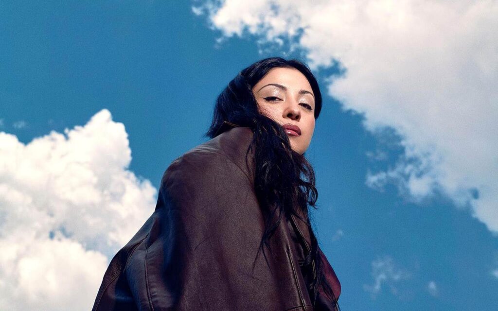 mon laferte 1 | CusicaPlus