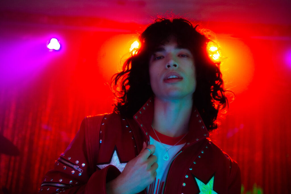 Conan Gray lanza el sencillo 'This Song' | CusicaPlus
