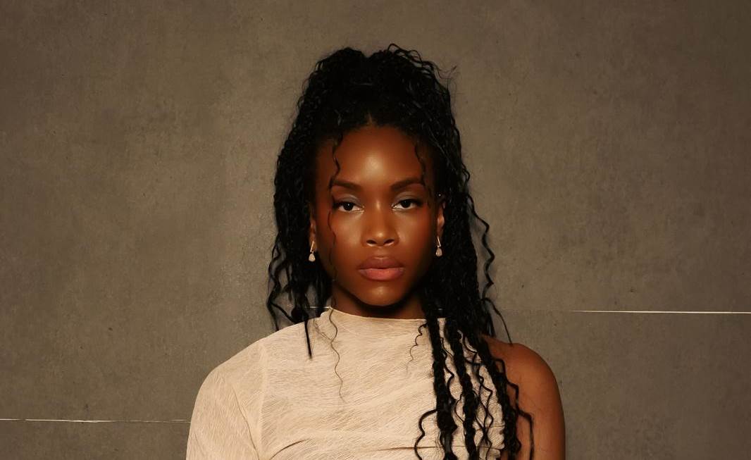 Lilly Yan lanza su EP 'Llorar a Gusto' | CusicaPlus