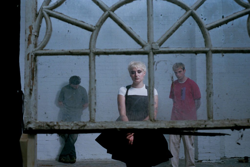 NewDad anuncia álbum y lanzan 'Roobosh' | CusicaPlus