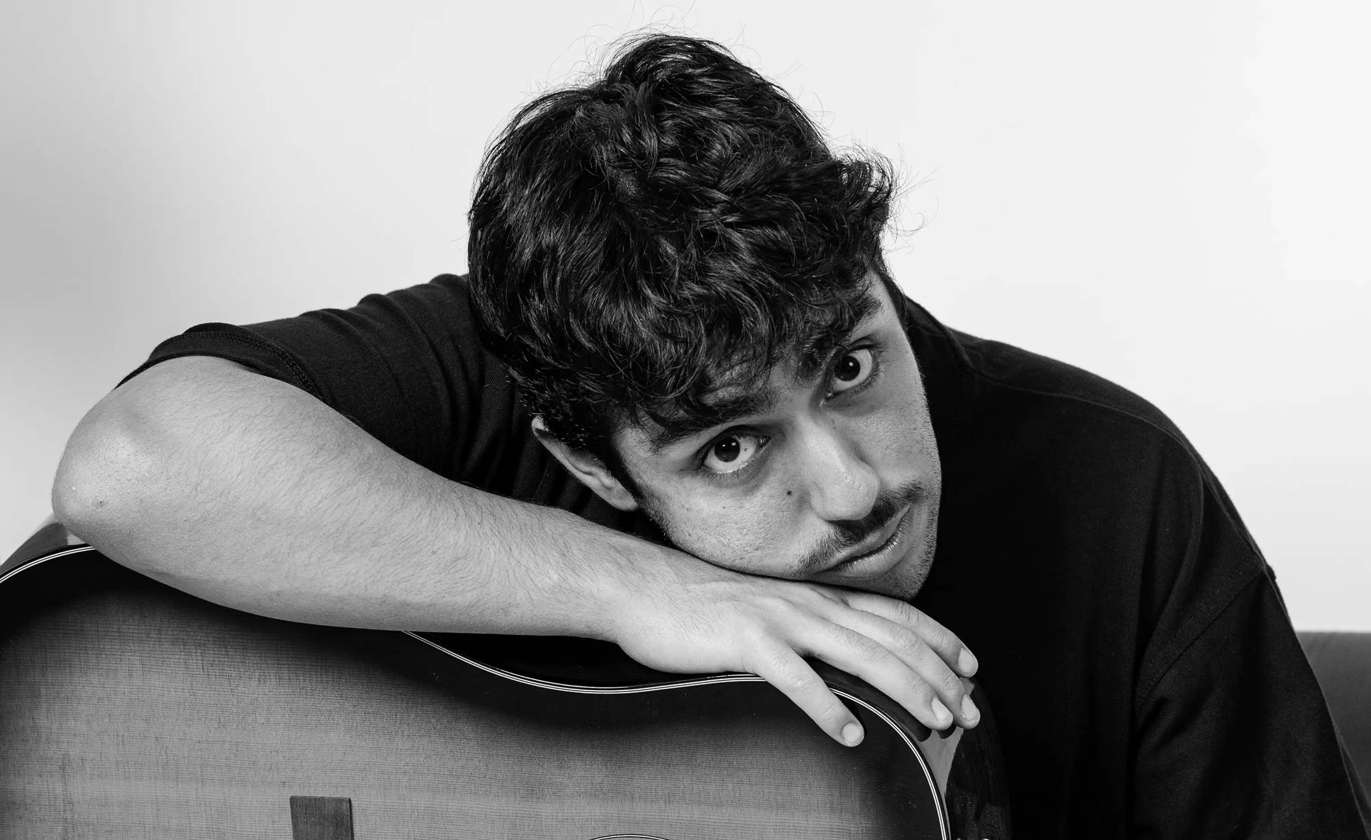 Casi Nano lanza su primer EP '¿Pa Que Encajar?' | CusicaPlus