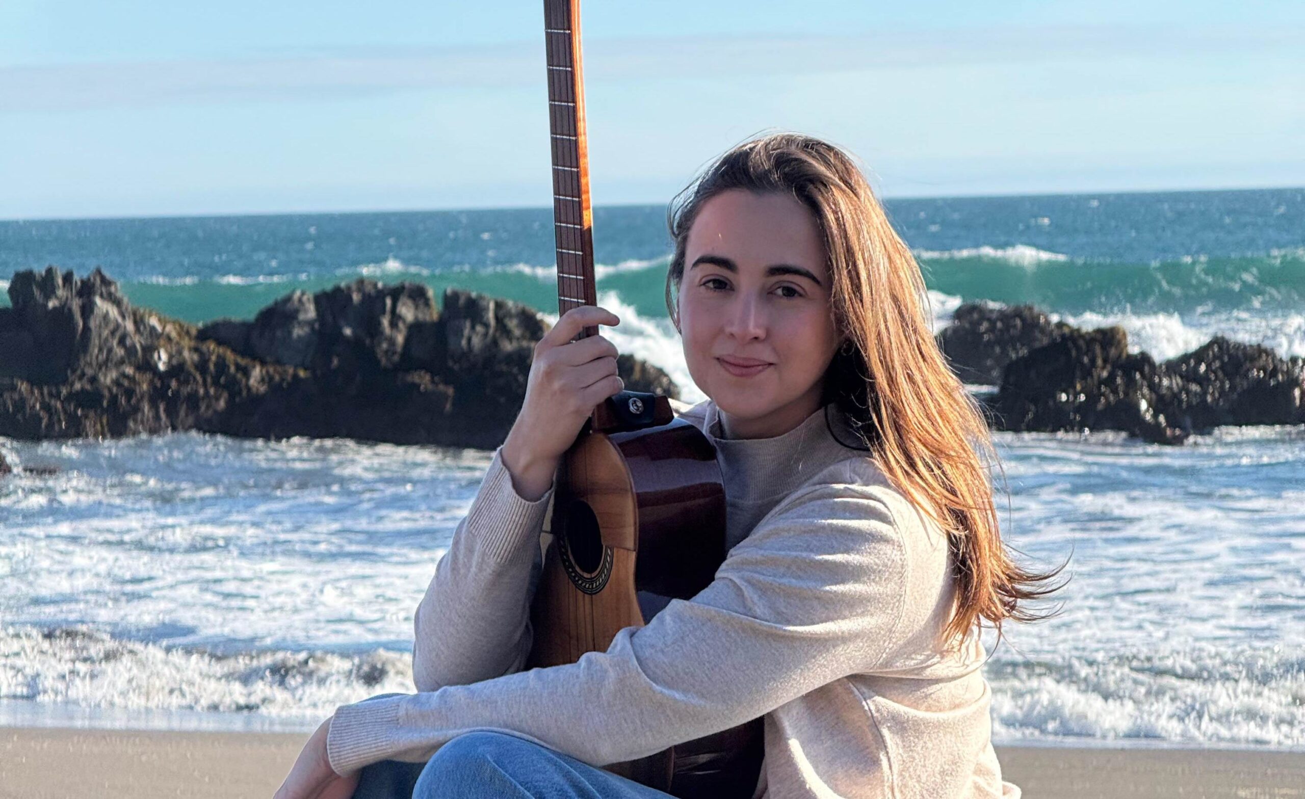 Fabiana Herrera presenta el single 'Ni Bien Ni Mal' | CusicaPlus