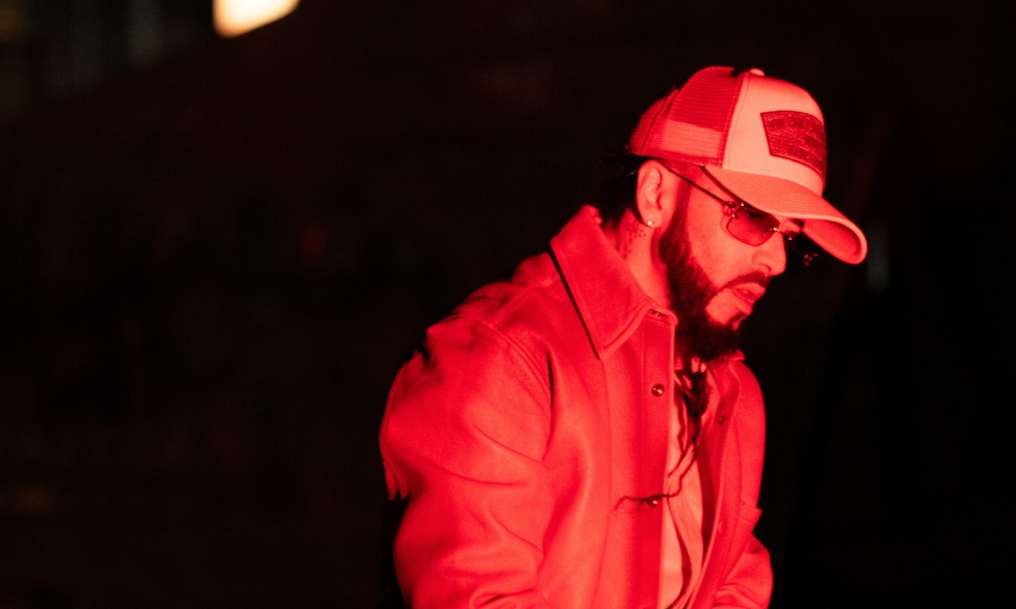 Yandel y Latin Mafia presentan 'Cómo Es Que Se Hace' | CusicaPlus